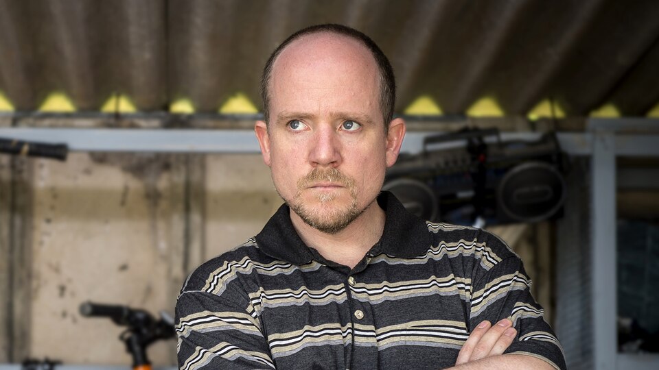 Simon Price played by Richard Glover on The Casual Vacancy - Official ...